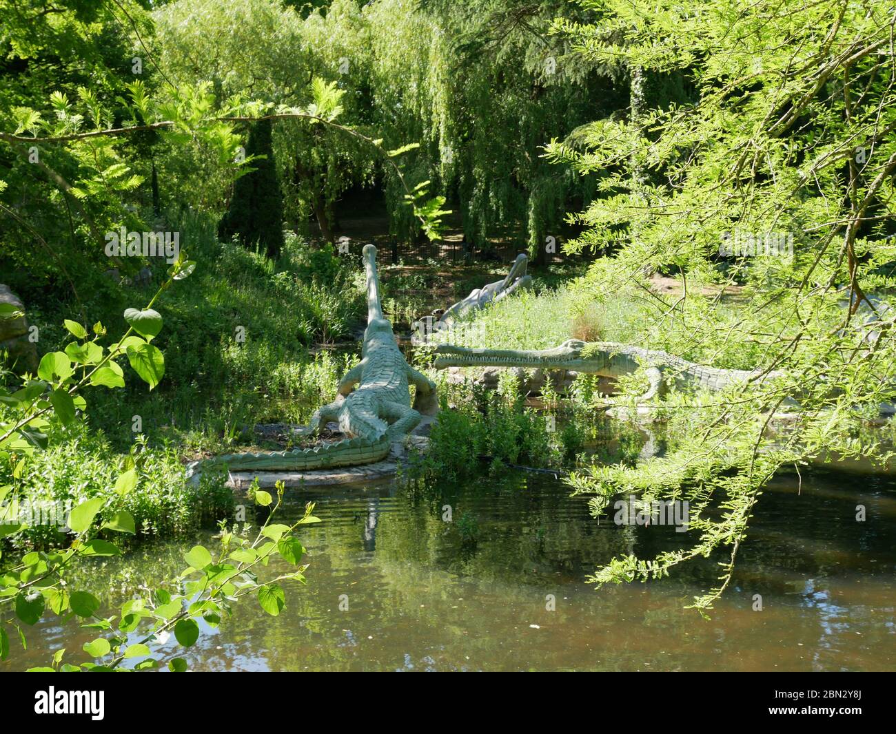 Victorian Dinosaurs at Crystal Palace Park, London SE19 Stock Photo - Alamy