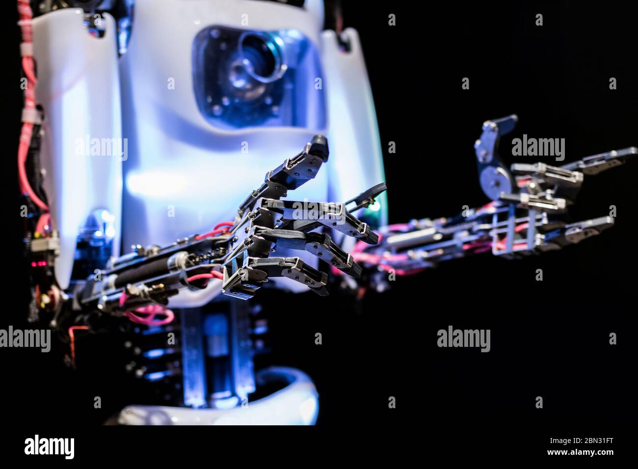 Robots hand with camera hi-res stock photography and images - Alamy