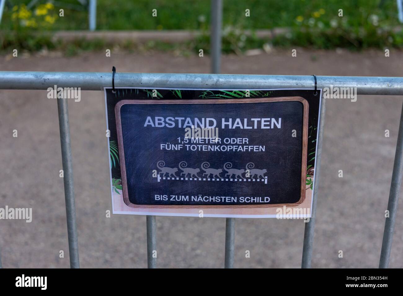 Zoo Safety Sign High Resolution Stock Photography and Images - Alamy