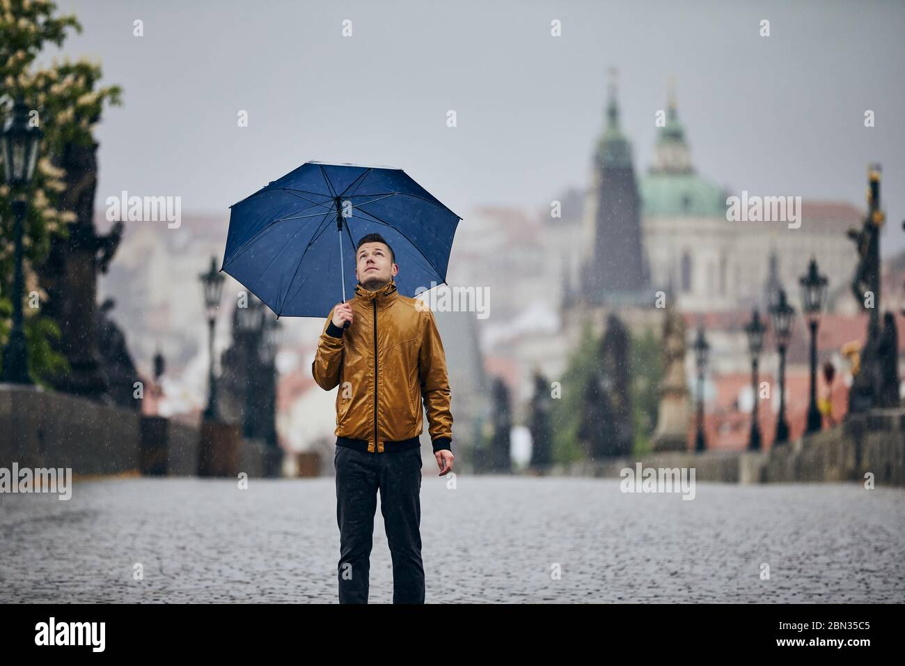 Lonely rain hi-res stock photography and images - Alamy