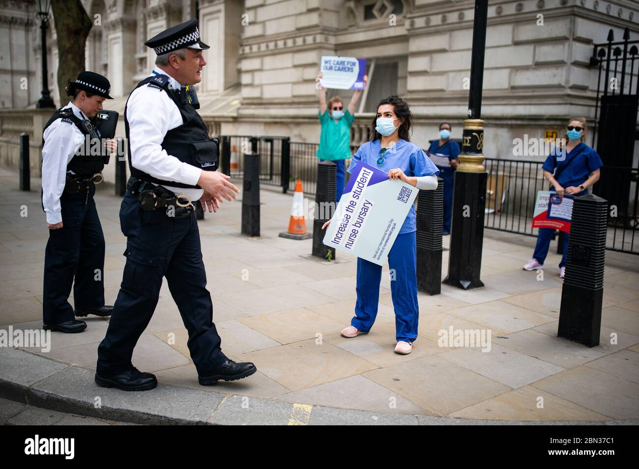 Police talk nurses from hi-res stock photography and images - Alamy