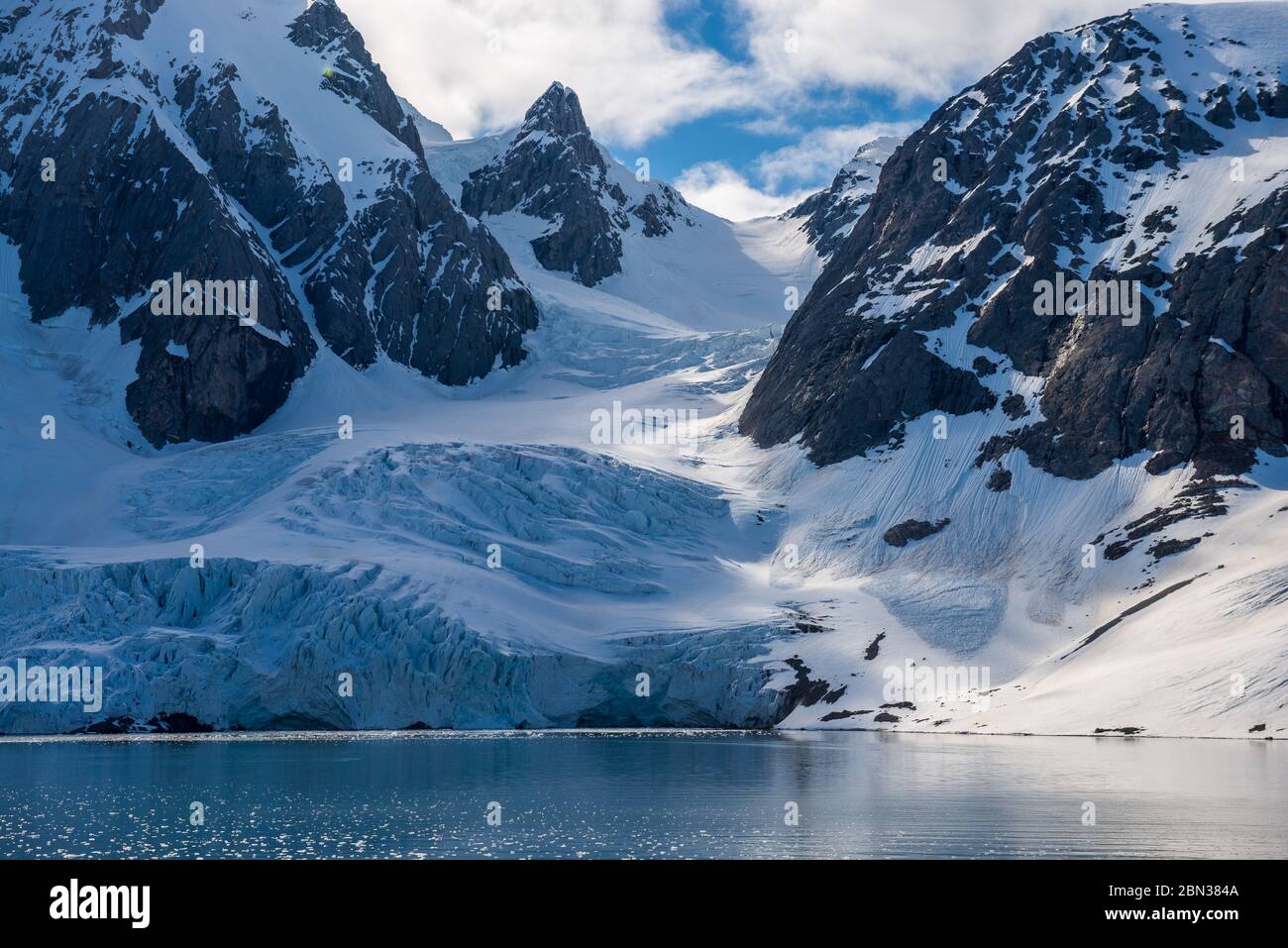 Arctic landscape with beautiful lighting in Svalbard Stock Photo - Alamy