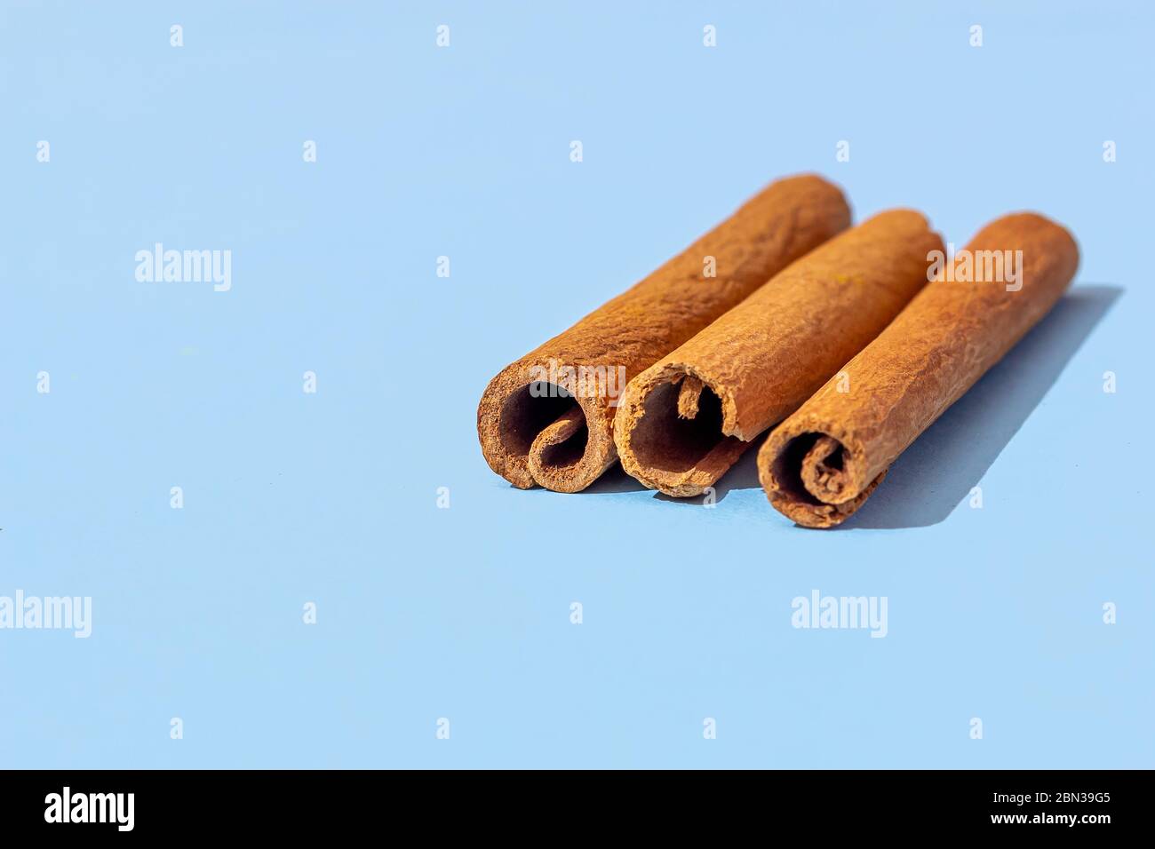 Blue sticks abstract hi-res stock photography and images - Alamy