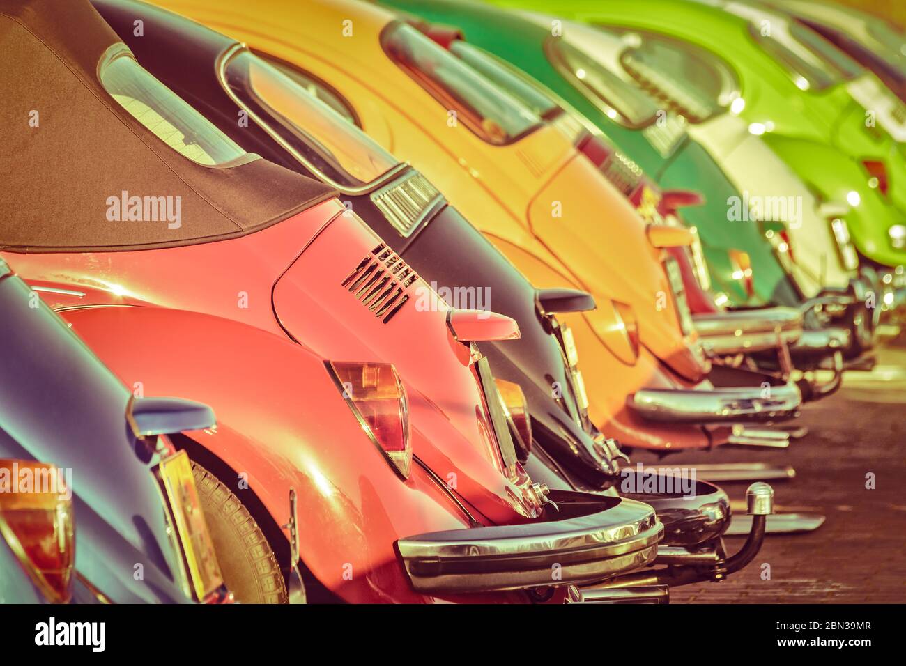 Retro cars image hi-res stock photography and images - Alamy