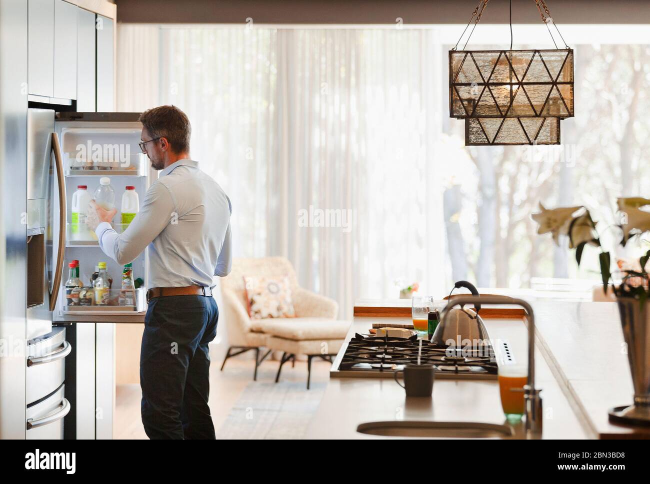 Open refrigerator hi-res stock photography and images - Alamy