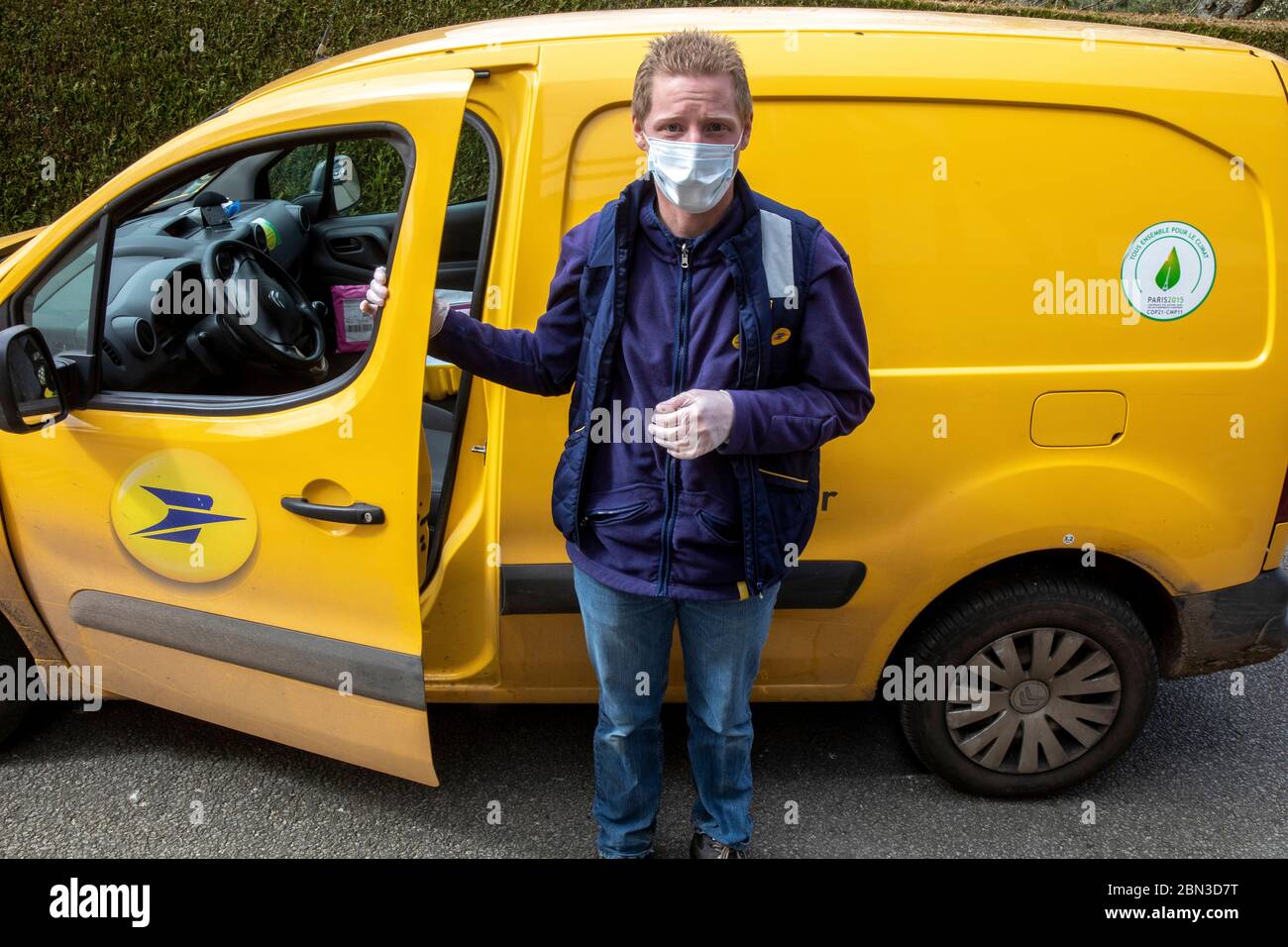 Postman in eure, france during the 2020 coronavirus epidemic Stock ...