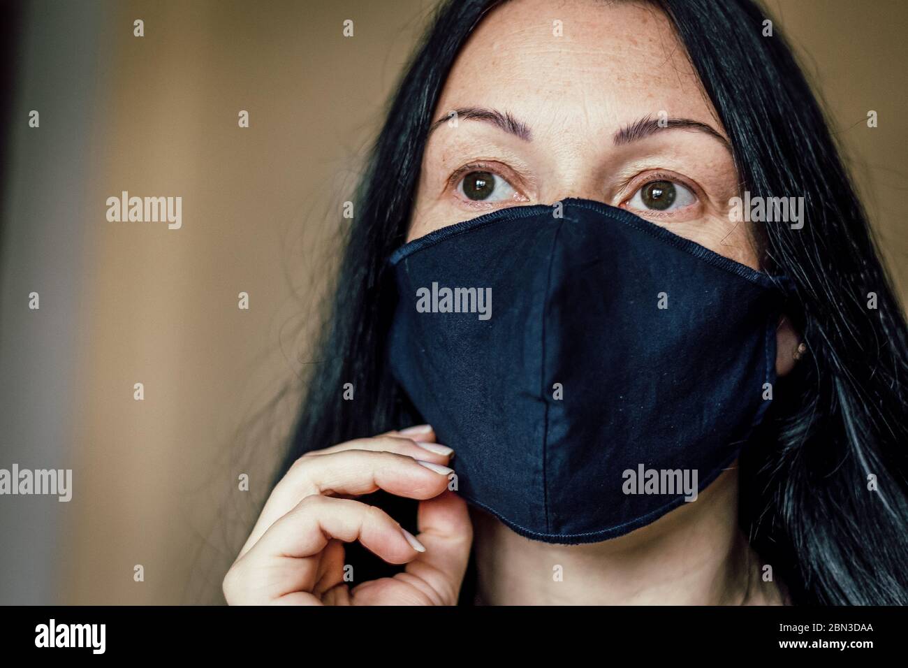 Portrait of a woman on self-isolation at home Stock Photo - Alamy