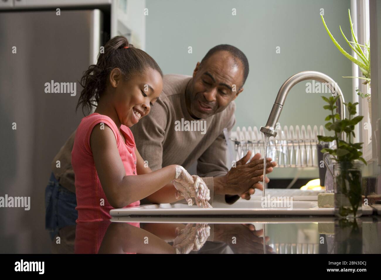 Hand washing children Stock Photo - Alamy