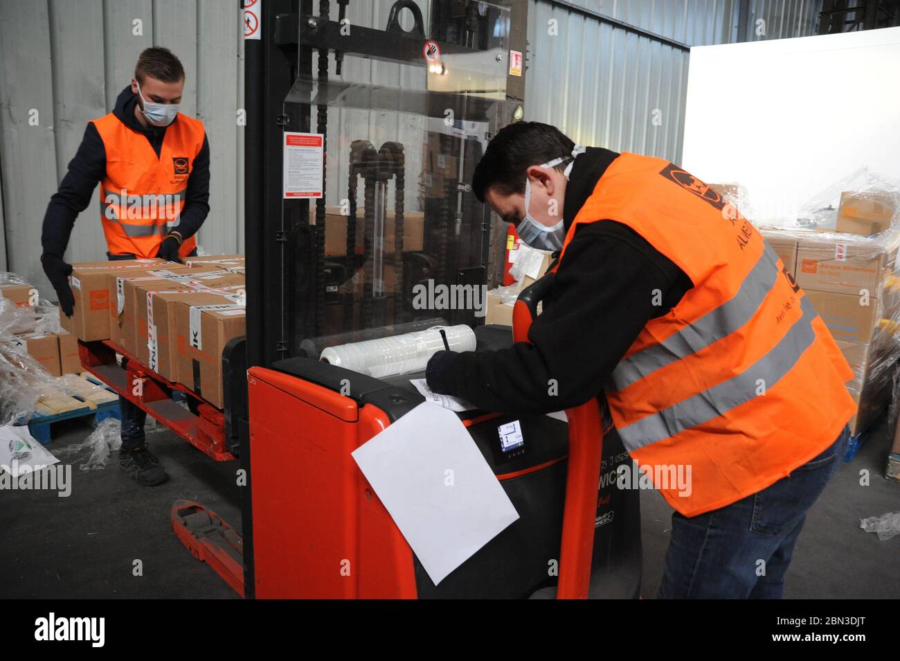 France food bank hi-res stock photography and images - Alamy