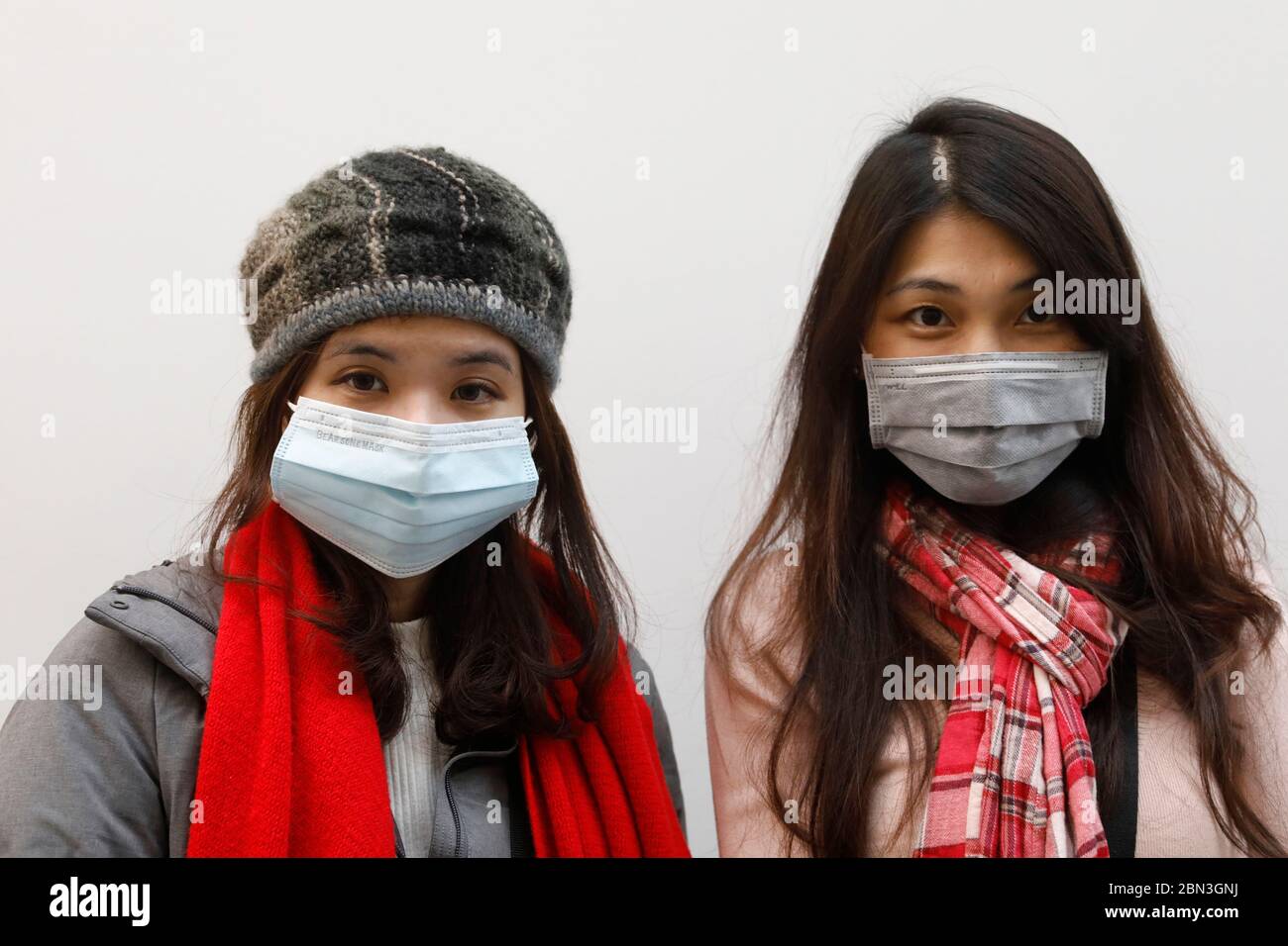 Young chinese women hi-res stock photography and images - Alamy