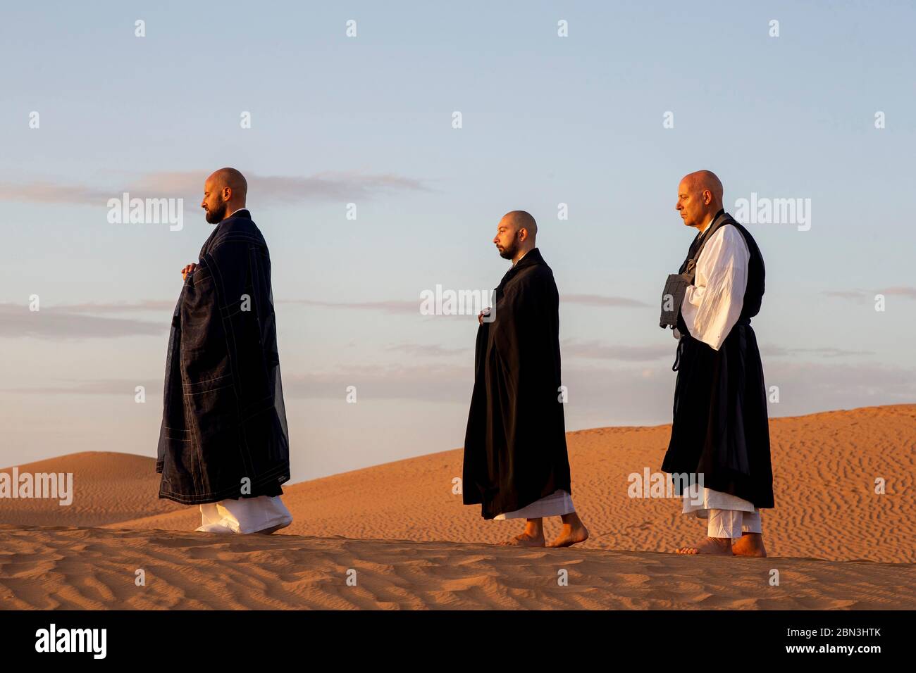 Zen sesshin (retreat) in the Sahara desert, Morocco. Kin hin (walking ...