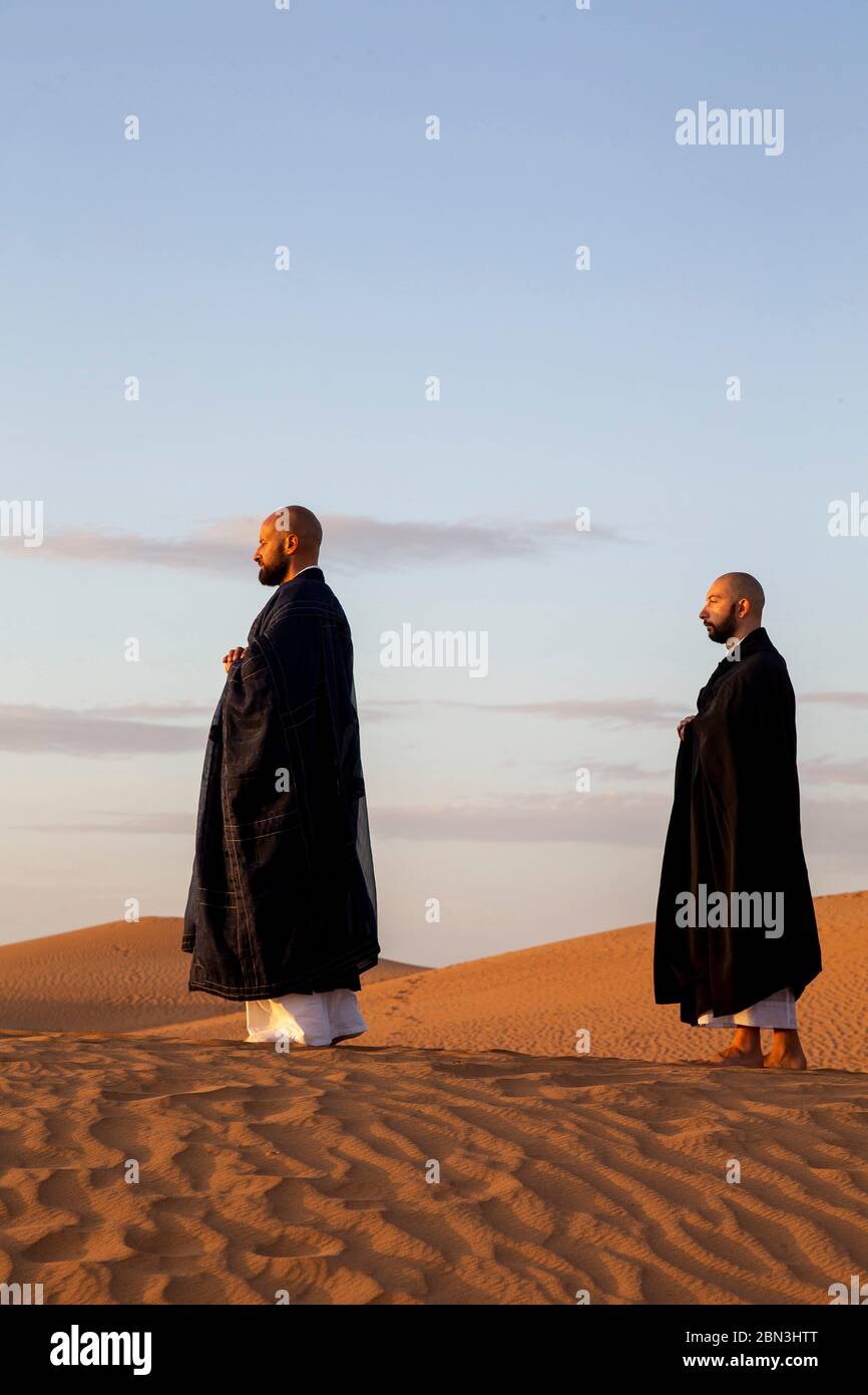 Zen sesshin (retreat) in the Sahara desert, Morocco. Kin hin (walking ...