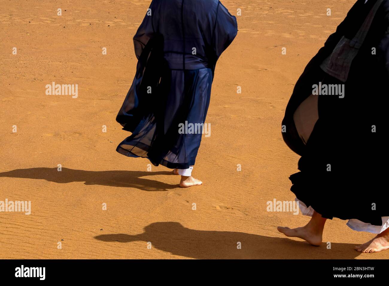 Zen sesshin (retreat) in the Sahara desert, Morocco. Kin hin (walking ...