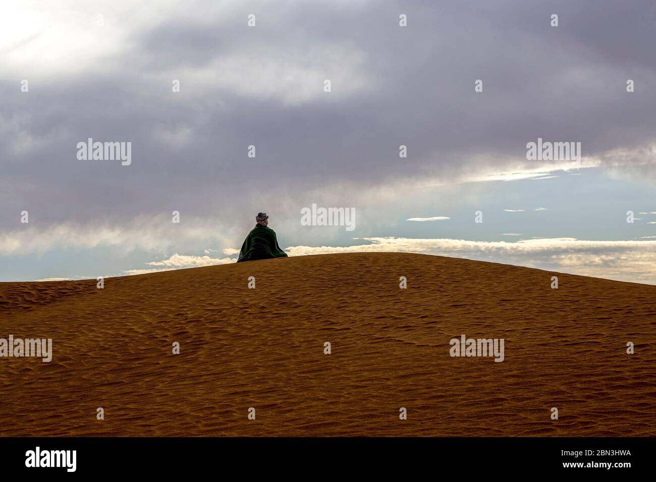 Zen sesshin (retreat) in the Sahara desert, Morocco. Zazen (meditation ...