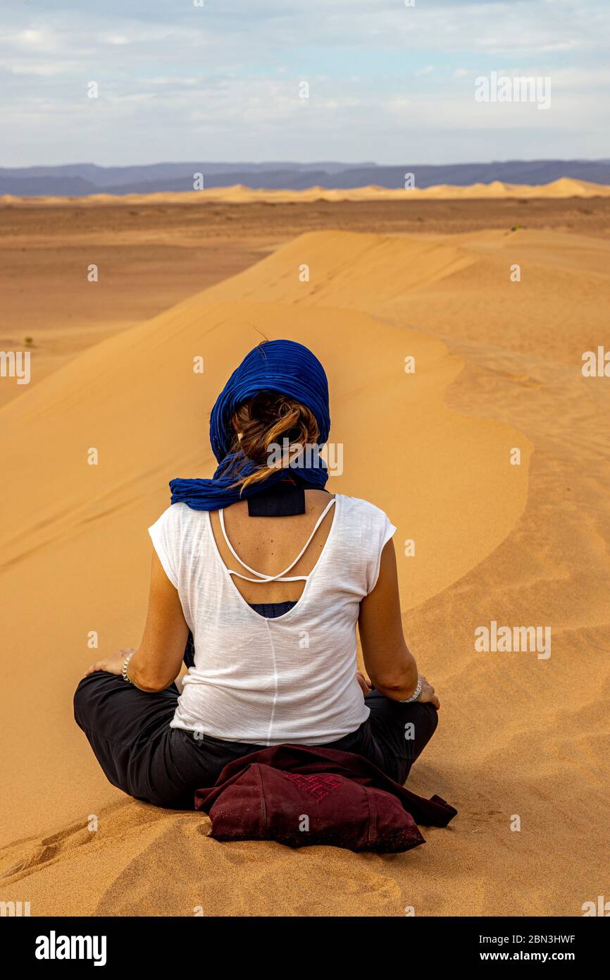 Zen sesshin (retreat) in the Sahara desert, Morocco. Zazen (meditation ...