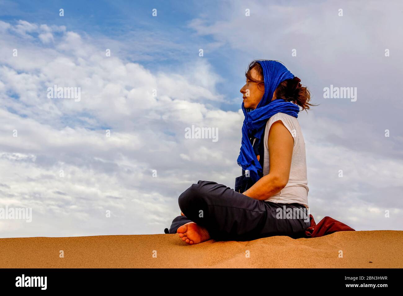 Zen sesshin (retreat) in the Sahara desert, Morocco. Zazen (meditation ...