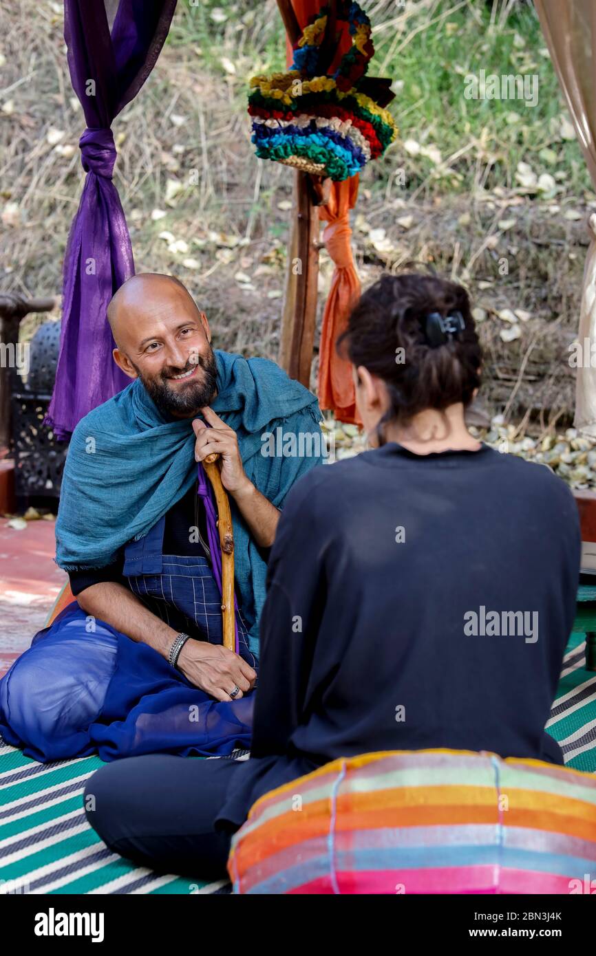 The private talk hi-res stock photography and images - Alamy