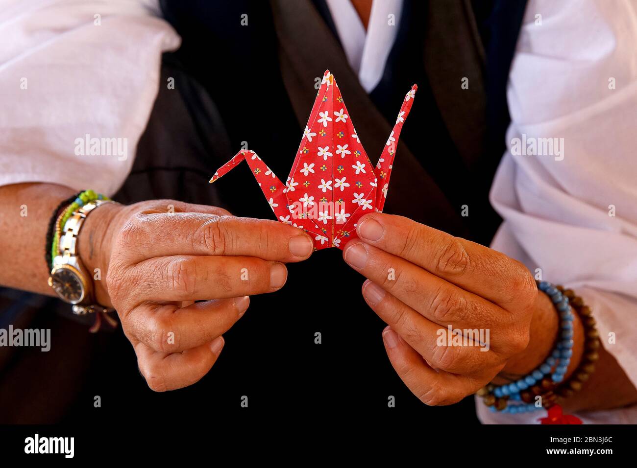 Zen sesshin (retreat) in the Sahara desert, Morocco. Origami paper ...