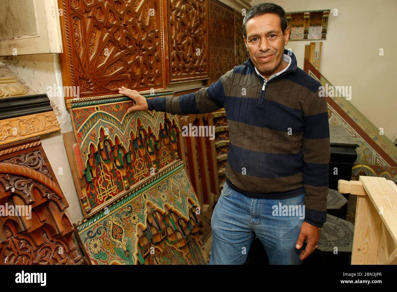 Carpentry workshop man africa hi-res stock photography and images - Alamy