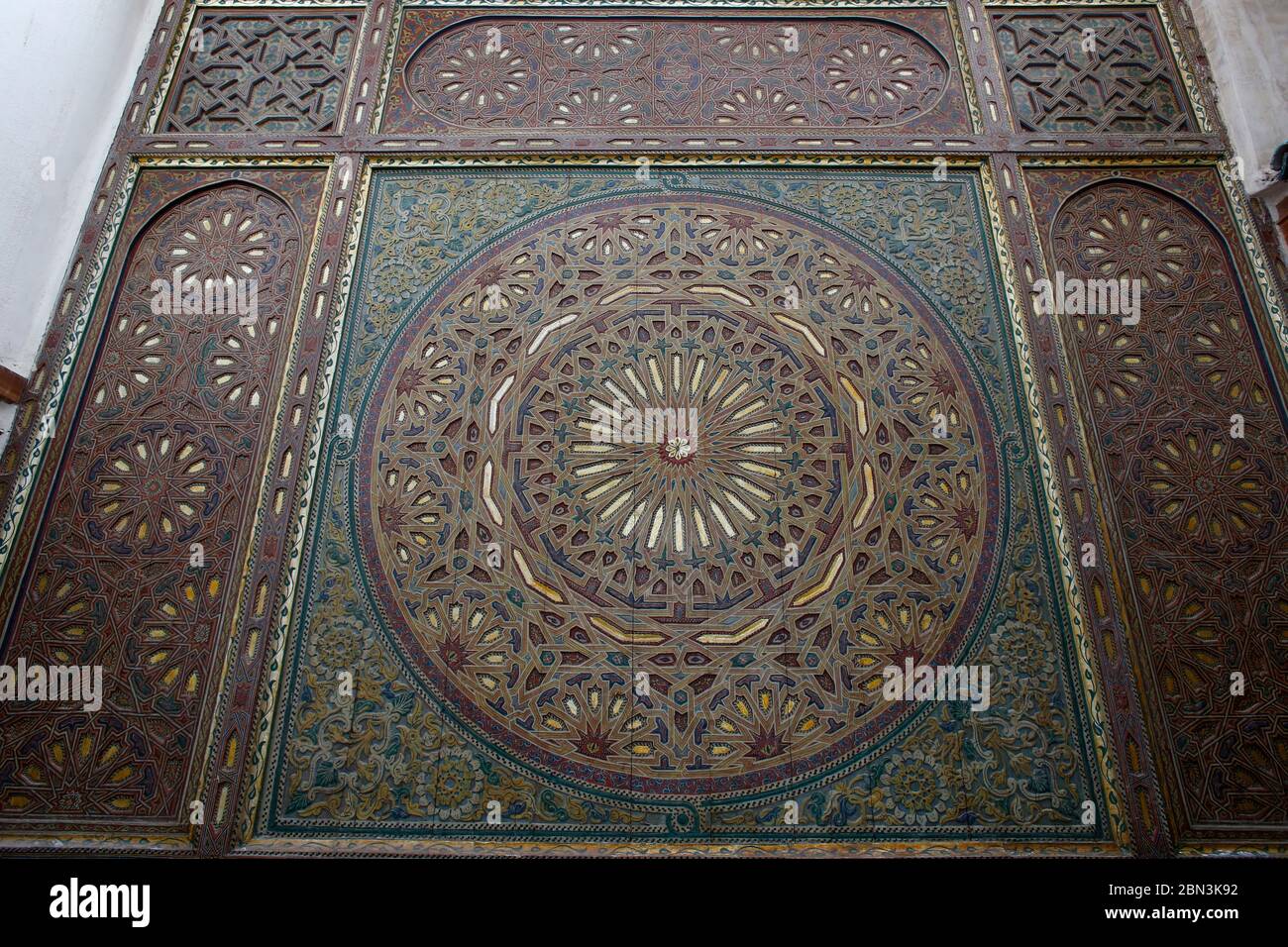 Al Quaraouiyine mosque, Fes, Morocco. Decorated partition Stock Photo ...