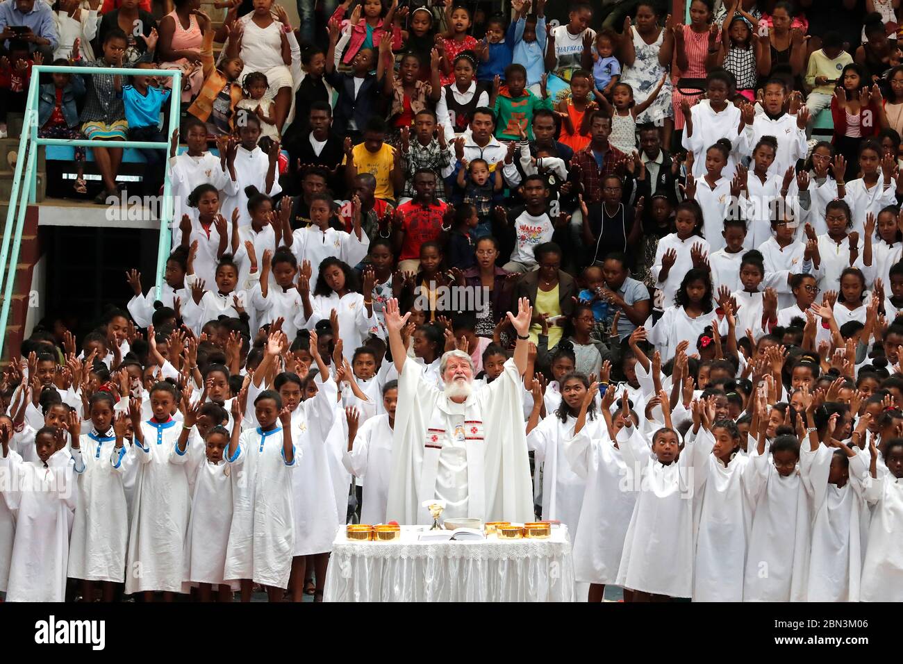 Sunday catholic mass with Father Pedro Opeka founder of the Akamasoa ...