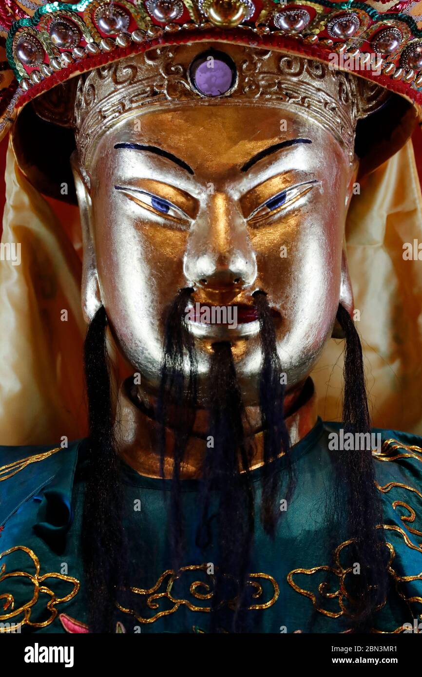 Chinese god of war statue hi-res stock photography and images - Alamy