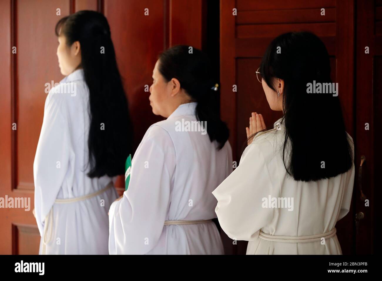 Catholic altar server girl hi-res stock photography and images - Alamy