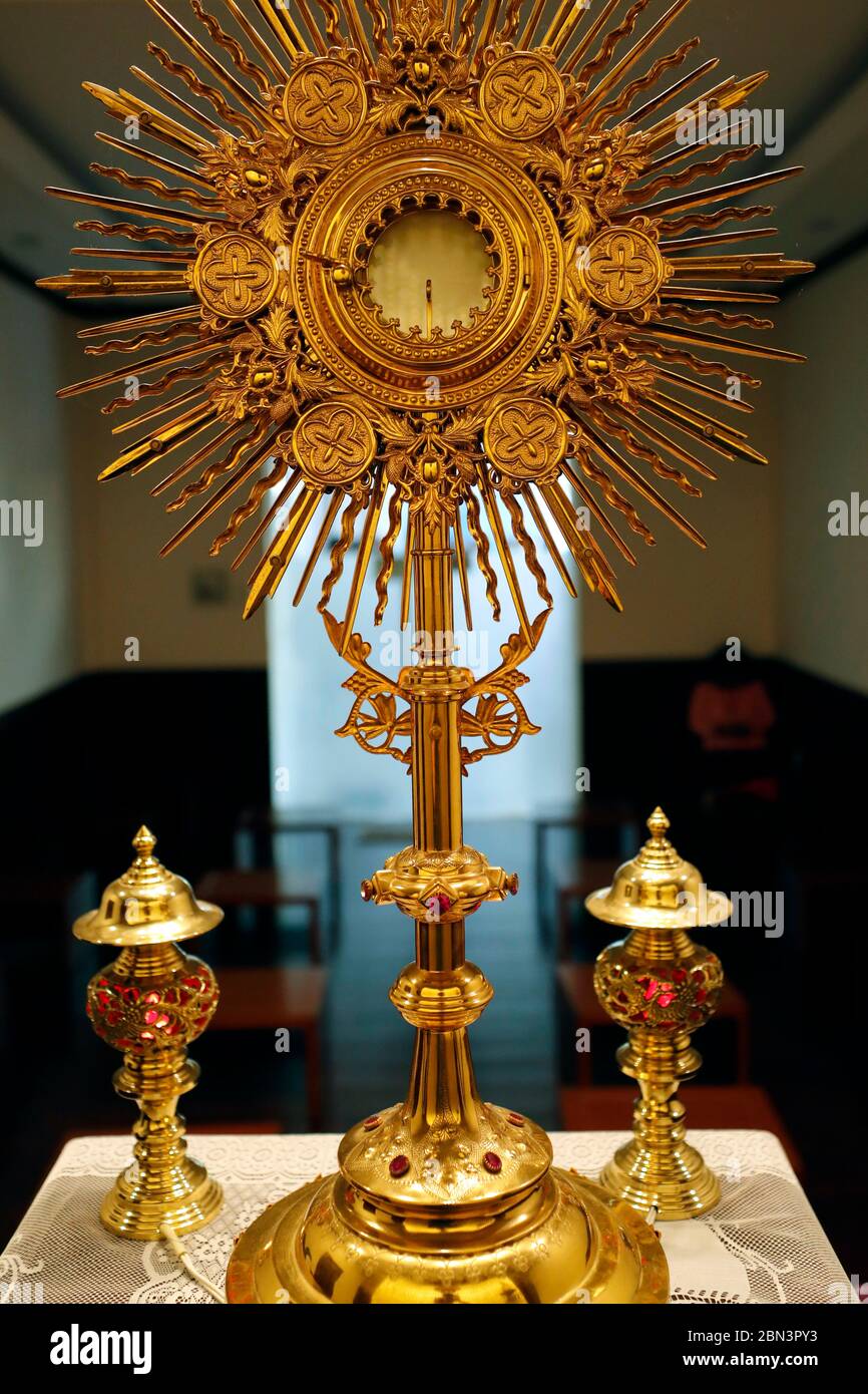 Blessed sacrament hi-res stock photography and images - Alamy Blessed sacrament hi-res stock photography and images - Alamy