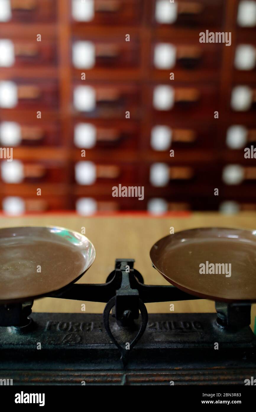 Traditional chinese pharmacy. Scale. Vietnam Stock Photo - Alamy