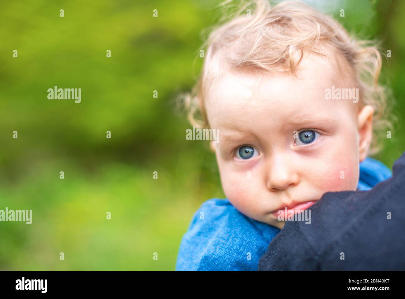 Sad baby girl hi-res stock photography and images - Alamy