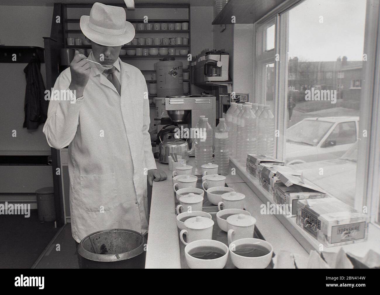 Tea manufacturing hi-res stock photography and images - Alamy