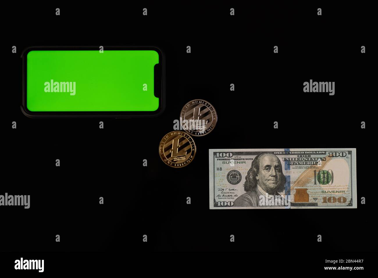 Golden green screen hi-res stock photography and images - Alamy