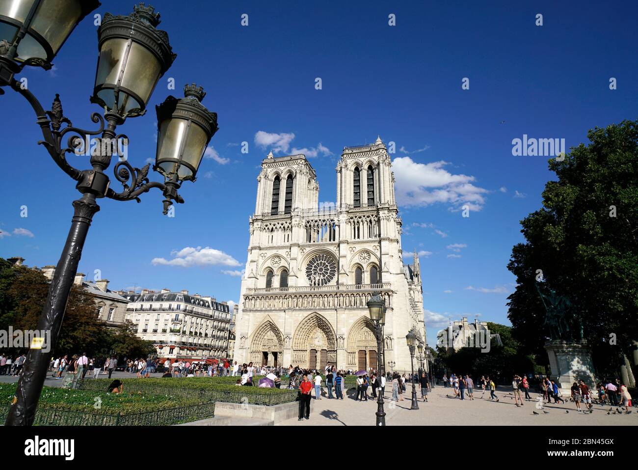 West facade of Cathedrale Notre-Dame de Paris Cathedral in Ile de la ...