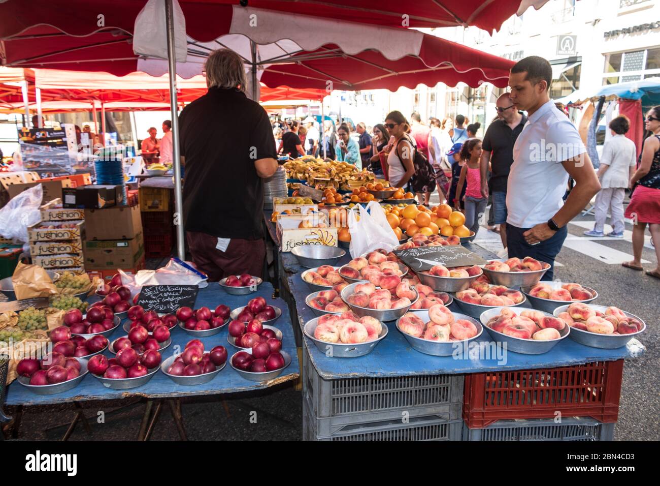 French Farmers Market Stal Stock Photo - Alamy