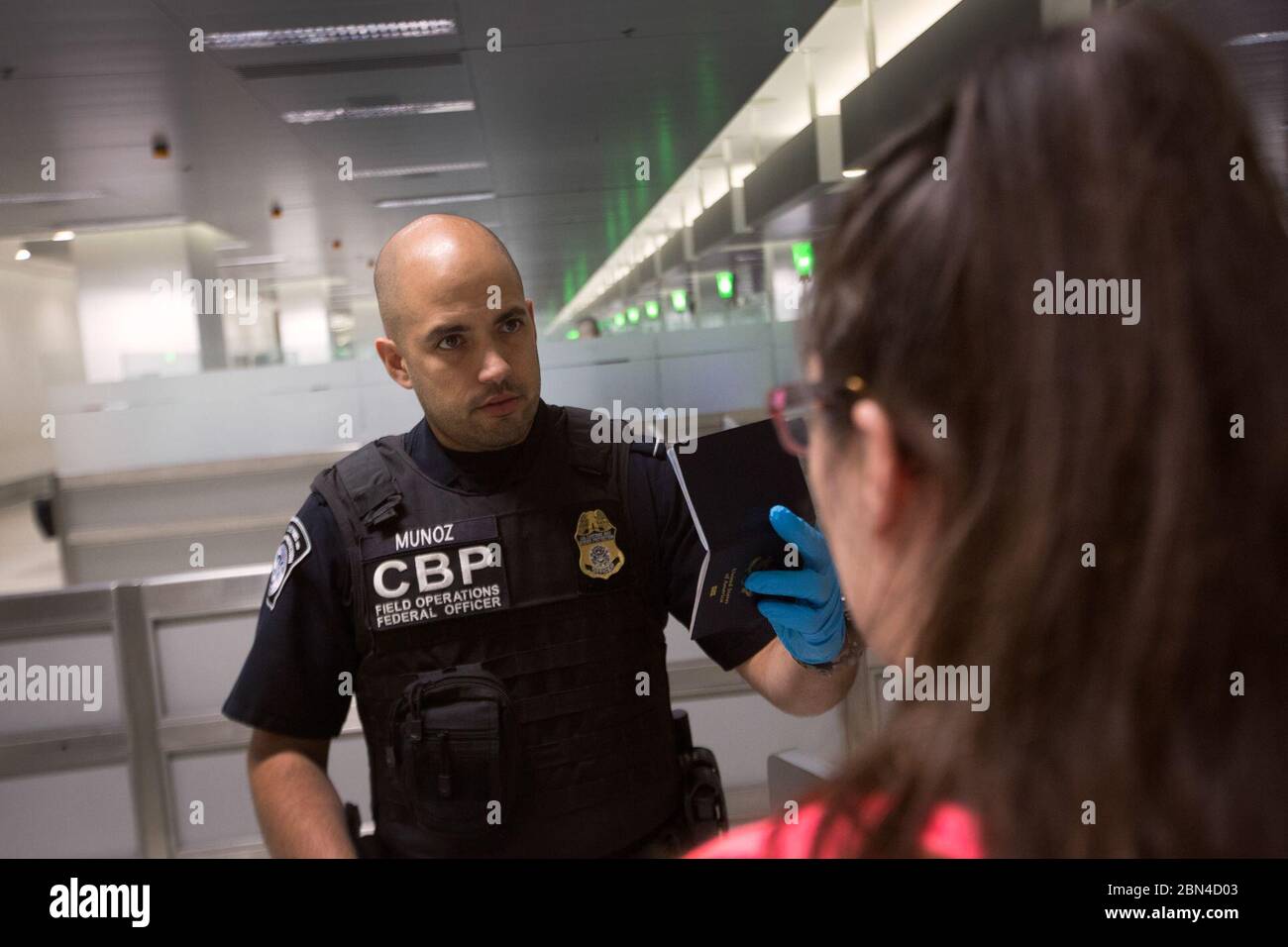 Standard arrival screening operations hi-res stock photography and ...