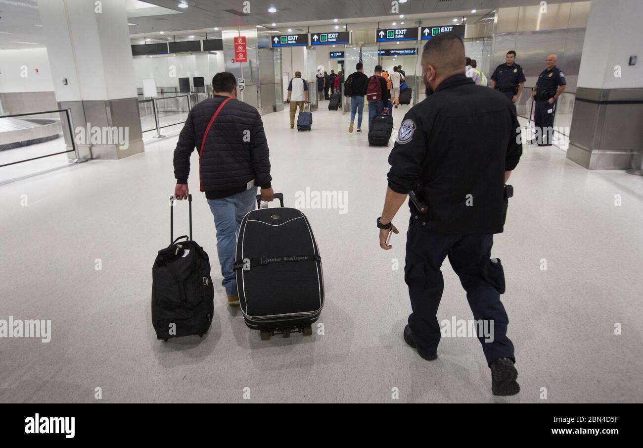 Standard arrival screening operations hi-res stock photography and ...