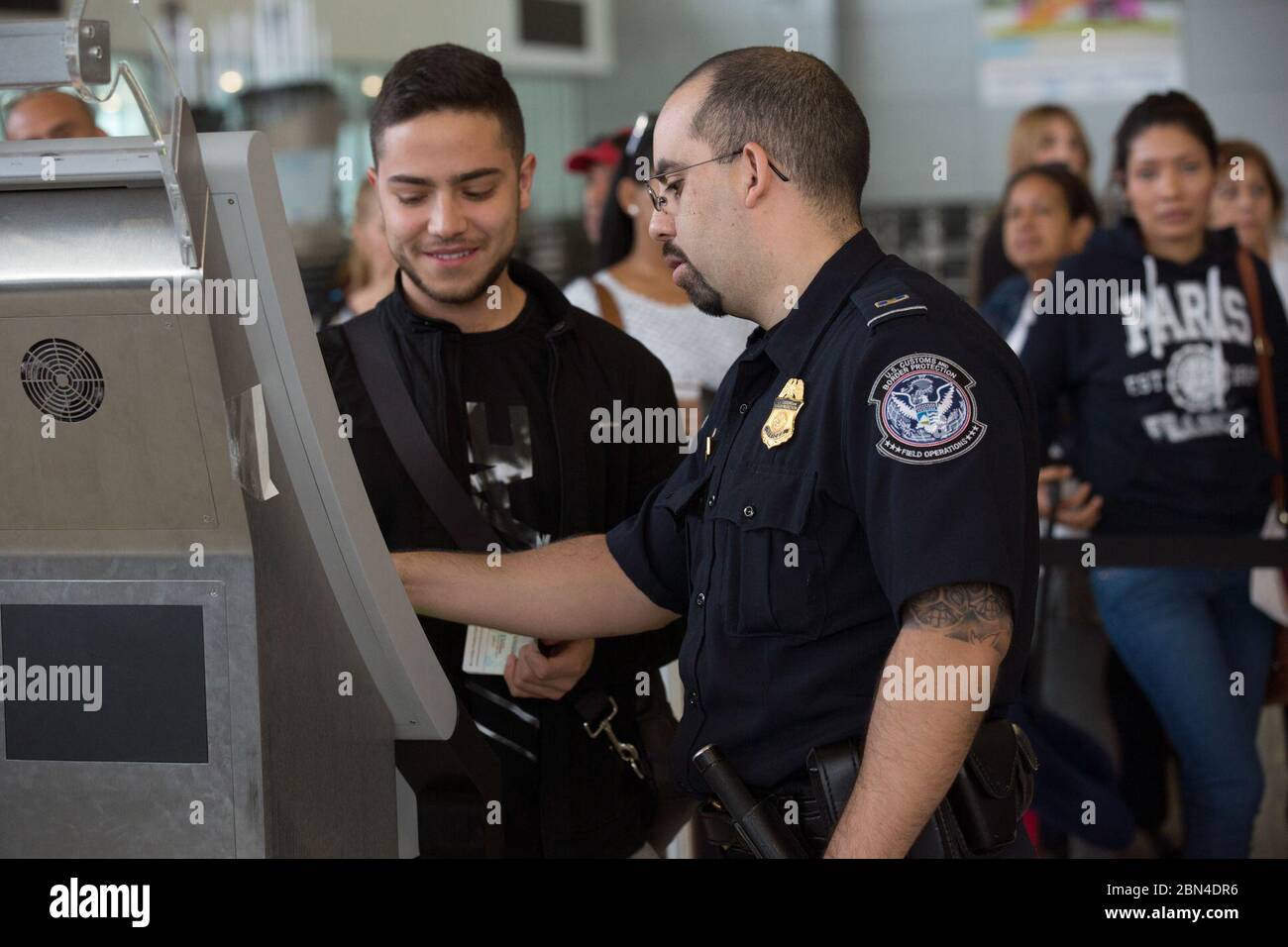Standard arrival screening operations hi-res stock photography and ...