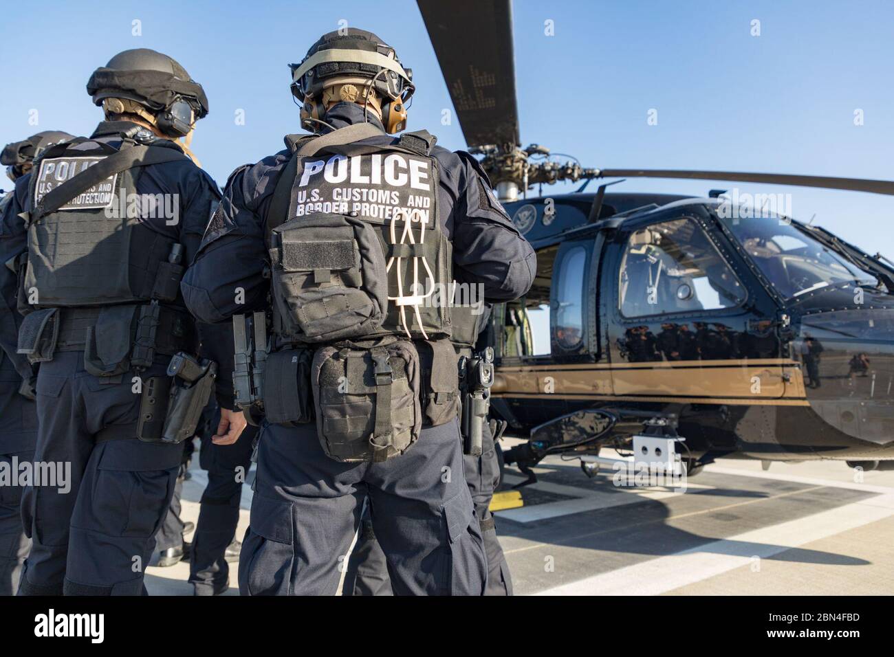 CBP Special Response Team members from Los Angeles and San Diego ...