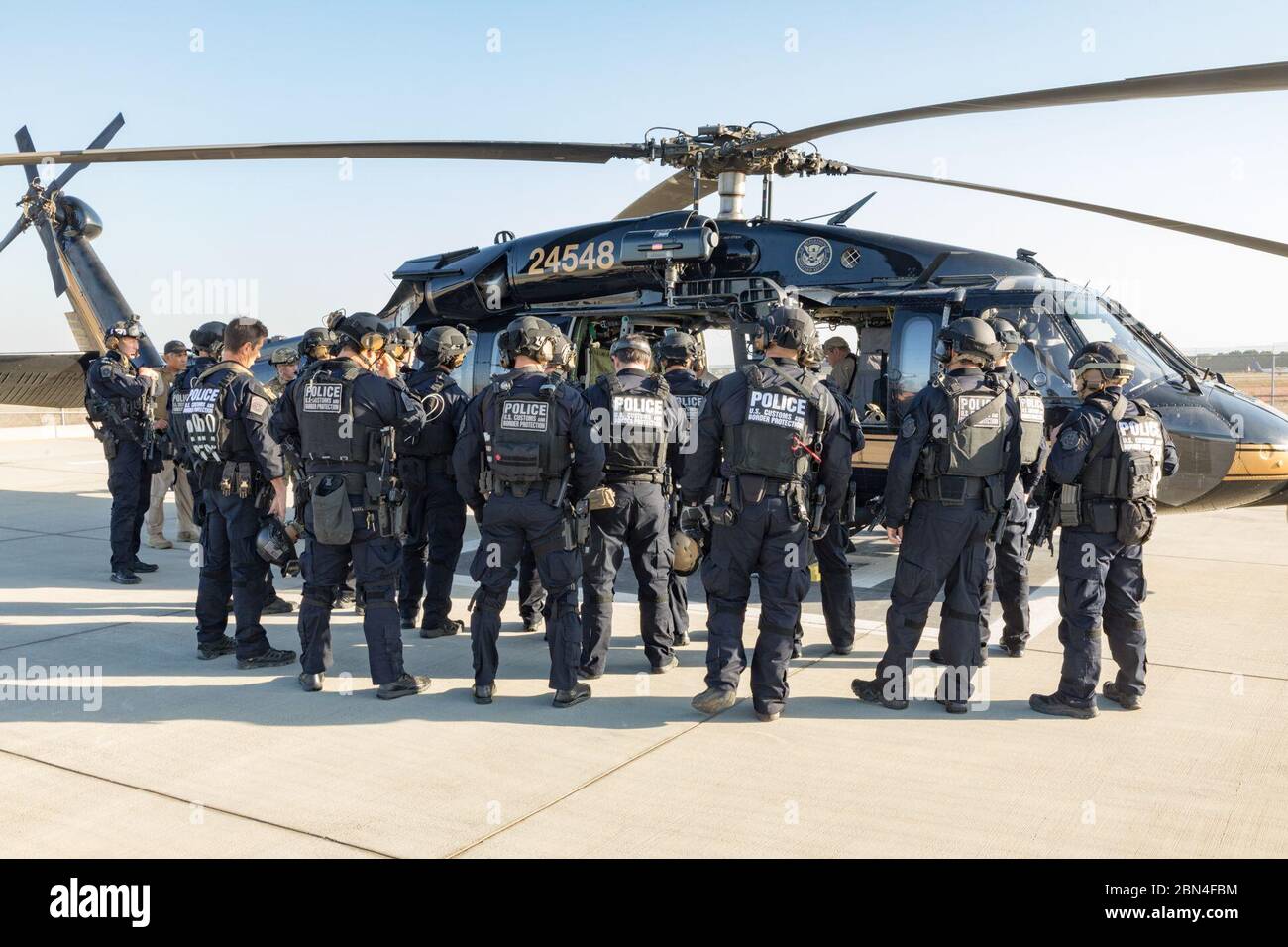 Members of the Office of Field Operations Special Response Team (SRT ...