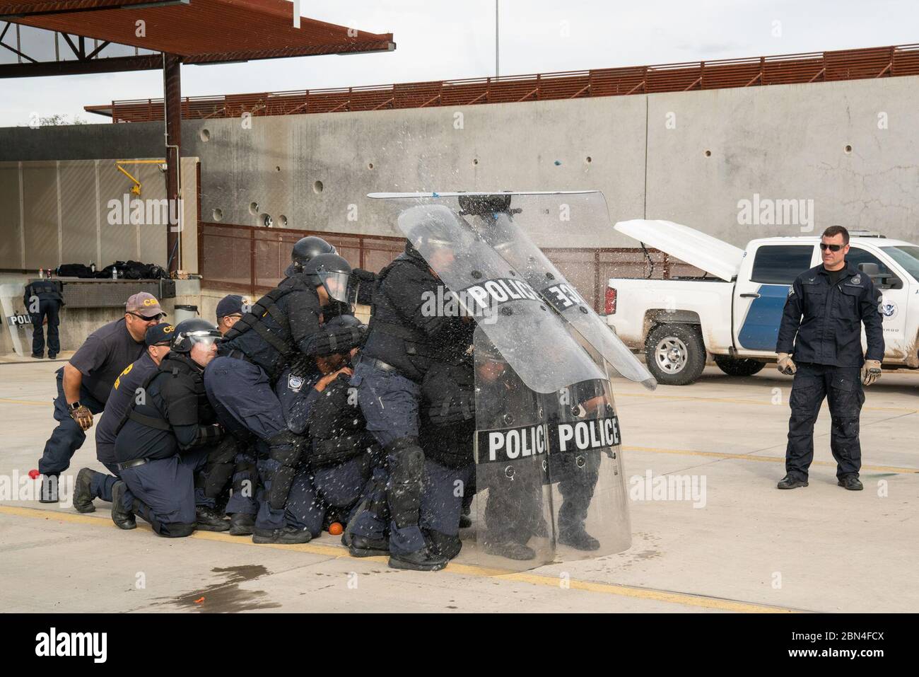 U.S. Customs and Border Protection (CBP) Mobile Field Force officers ...