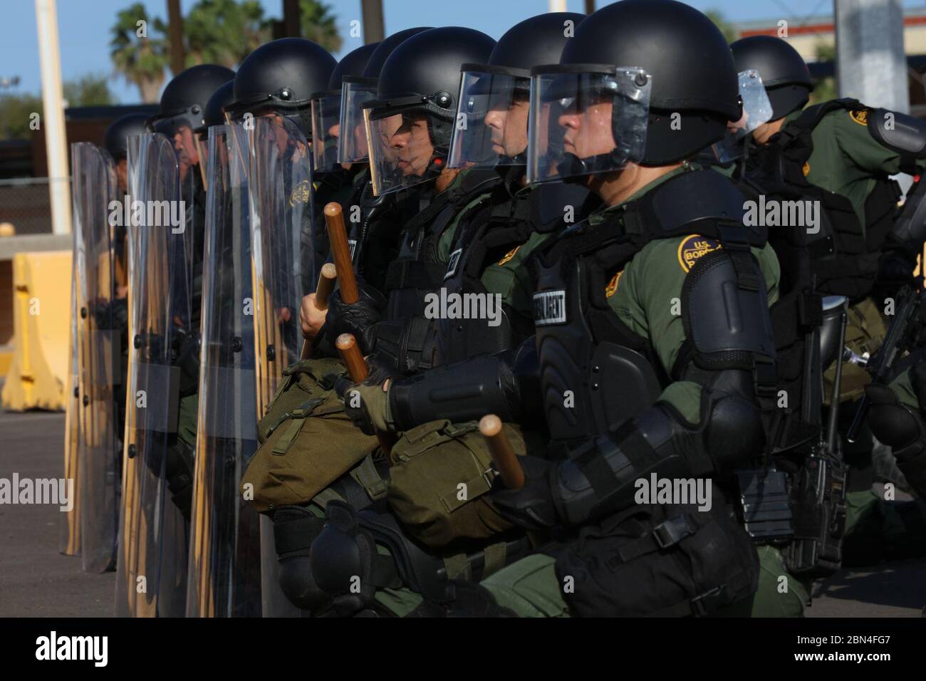 U.S. Customs and Border Protection (CBP) Mobile Field Forces conduct a ...