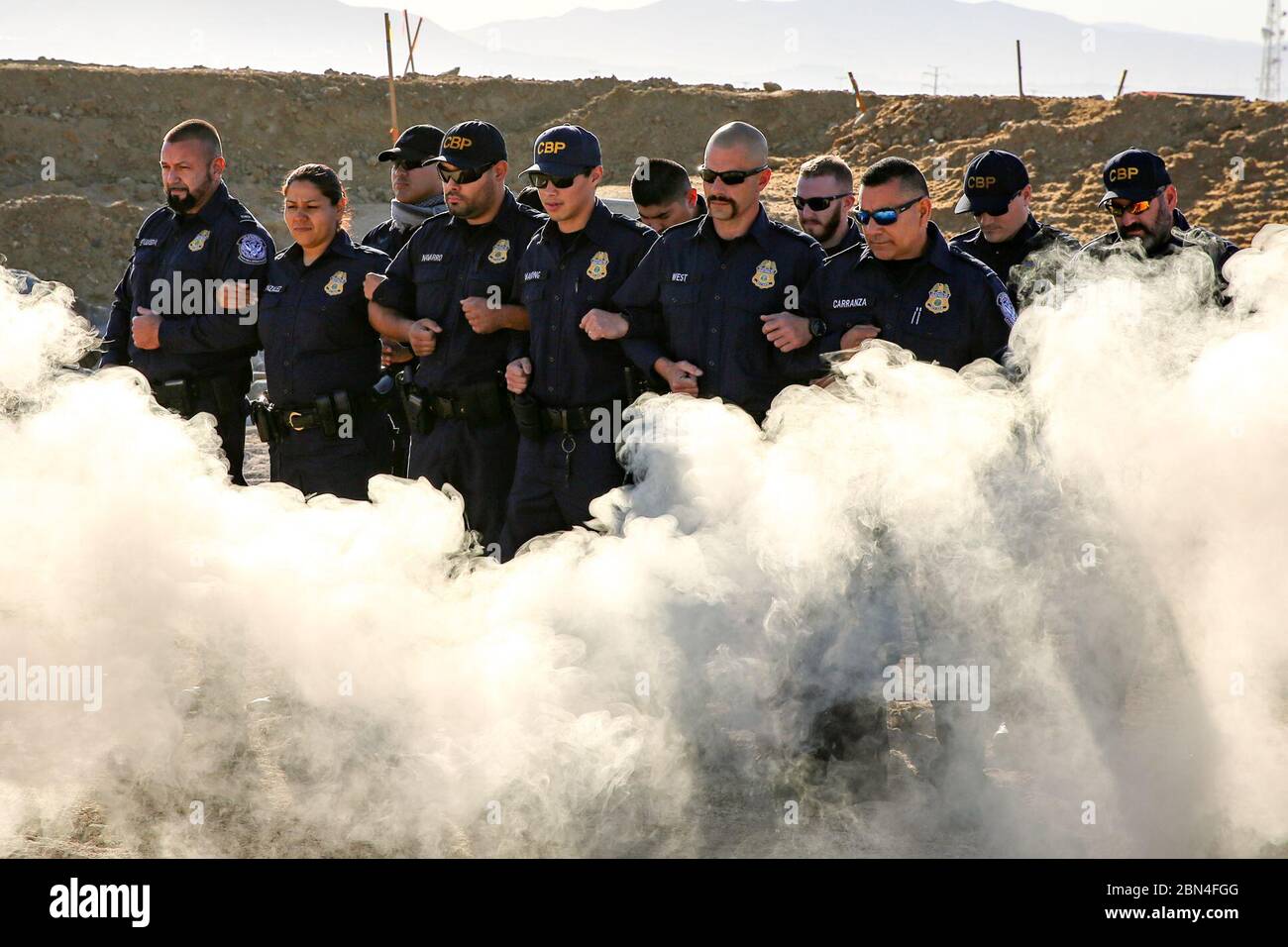 Officers from the San Diego Field Office Special Response Team (SRT ...