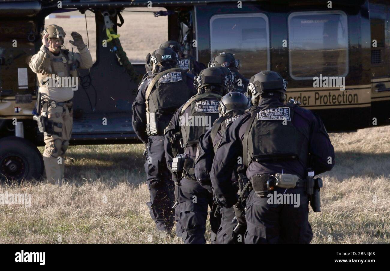 U s customs and border protection special response team hi-res stock ...