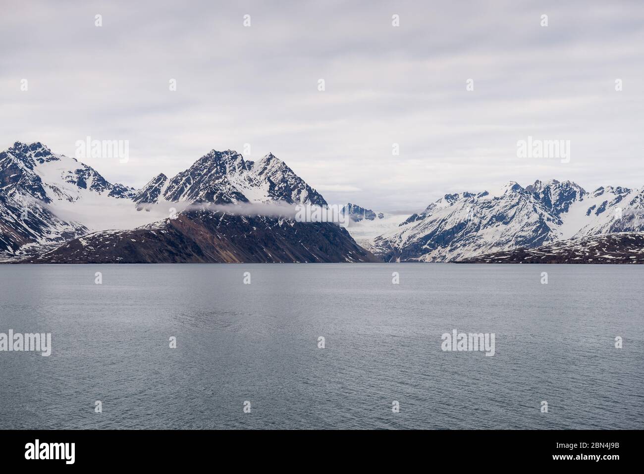 Arctic landscape with beautiful lighting in Svalbard Stock Photo - Alamy