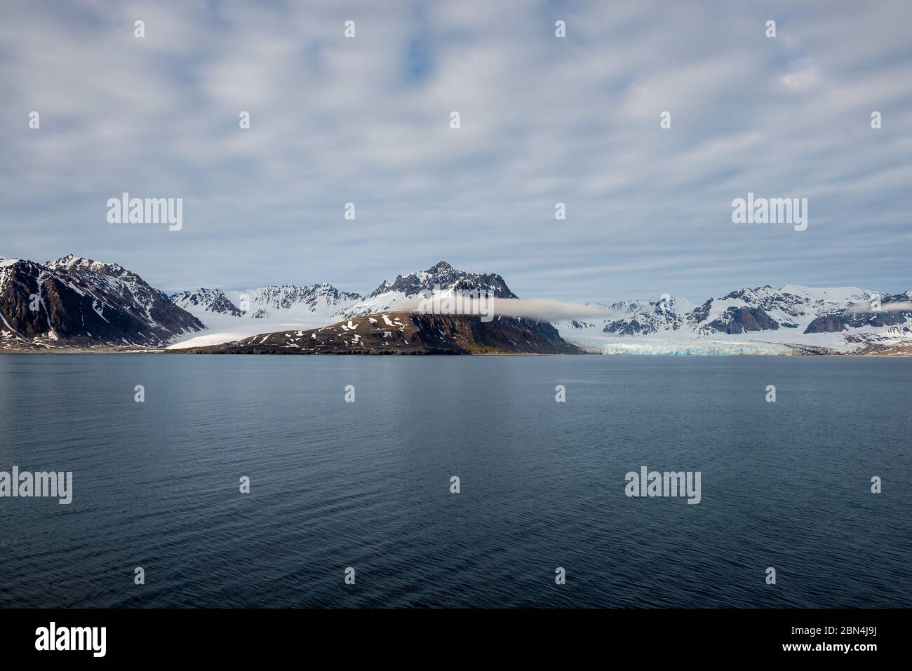 Arctic landscape with beautiful lighting in Svalbard Stock Photo - Alamy