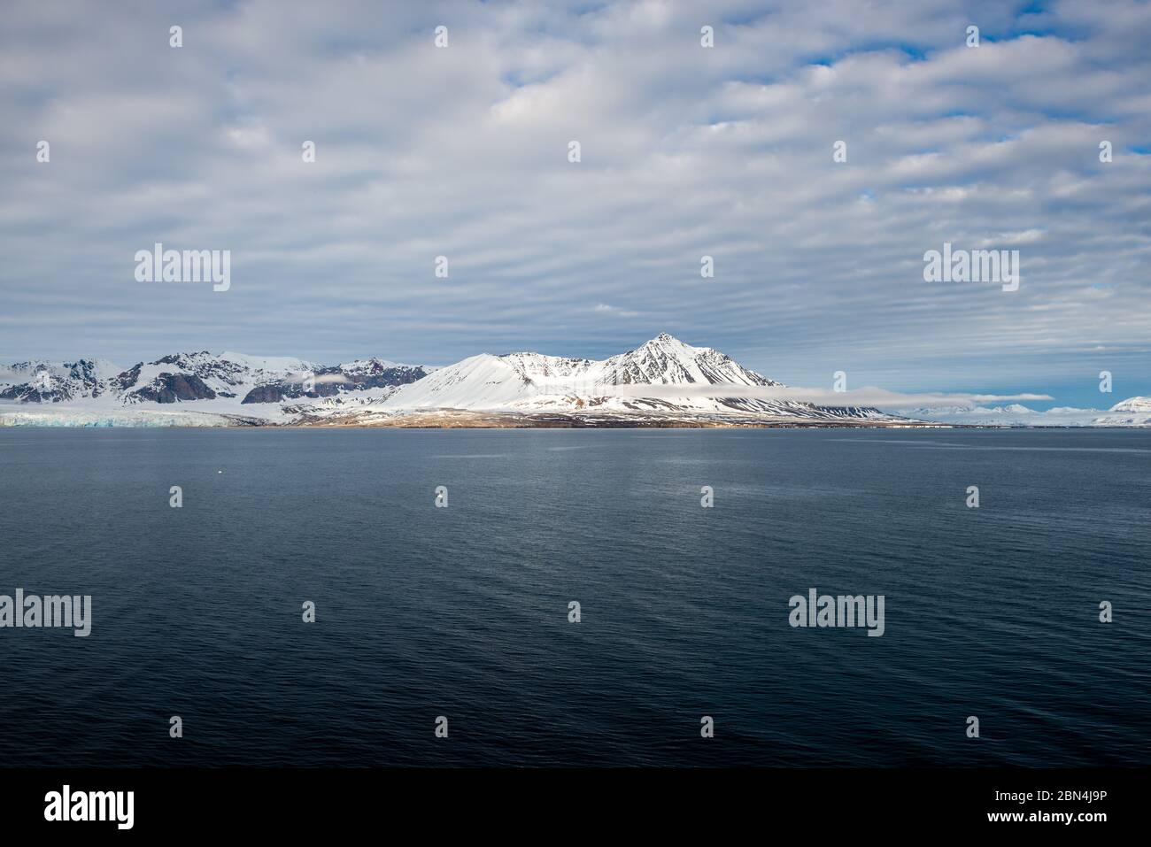 Arctic landscape with beautiful lighting in Svalbard Stock Photo - Alamy