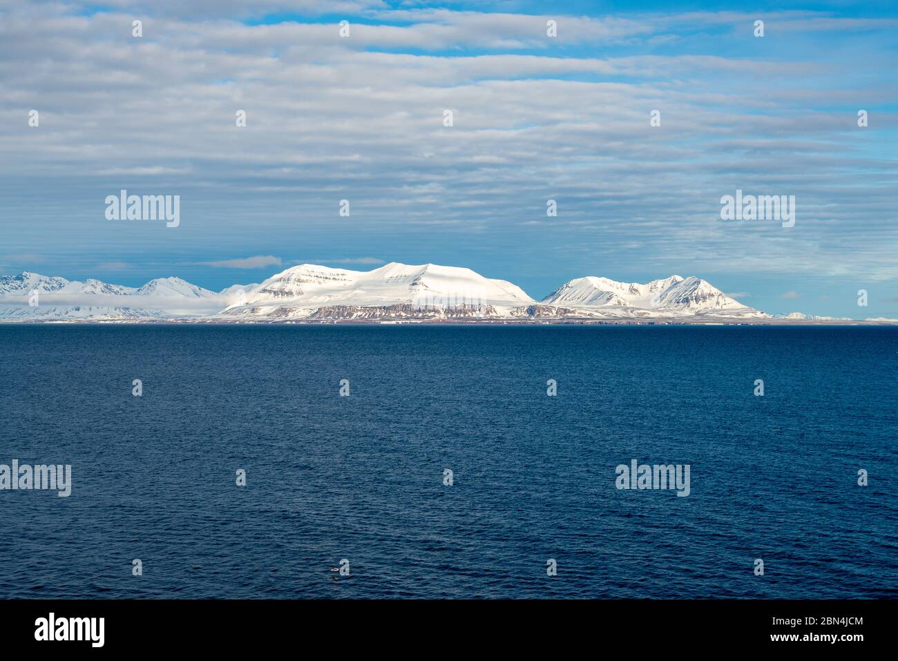 Arctic landscape with beautiful lighting in Svalbard Stock Photo - Alamy
