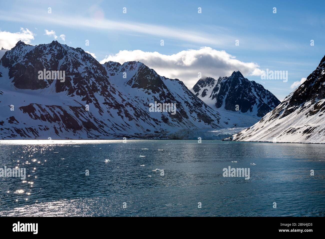 Arctic landscape with beautiful lighting in Svalbard Stock Photo - Alamy