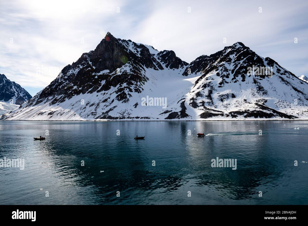 Arctic landscape with beautiful lighting in Svalbard Stock Photo - Alamy