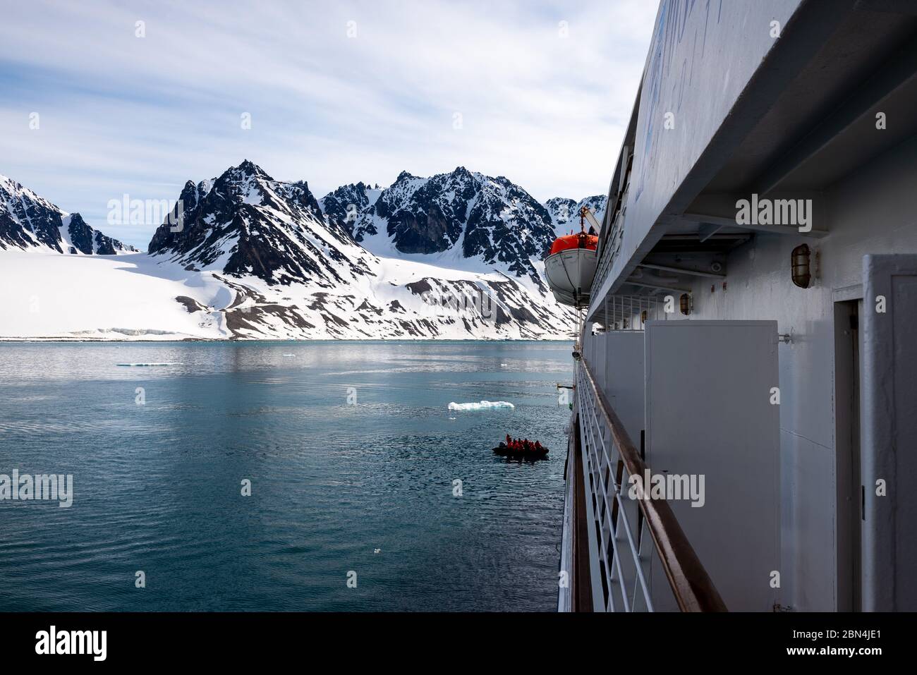 Arctic landscape with beautiful lighting in Svalbard Stock Photo - Alamy